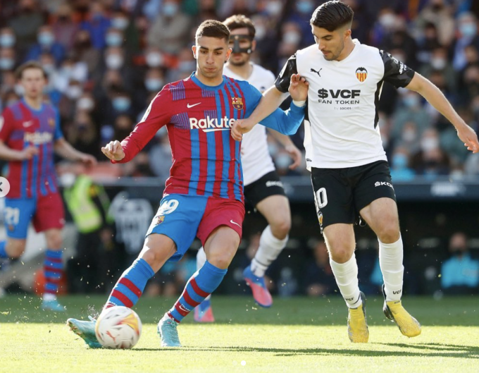 LaLiga denuncia al Valencia por cánticos como "Ferran es una rata"