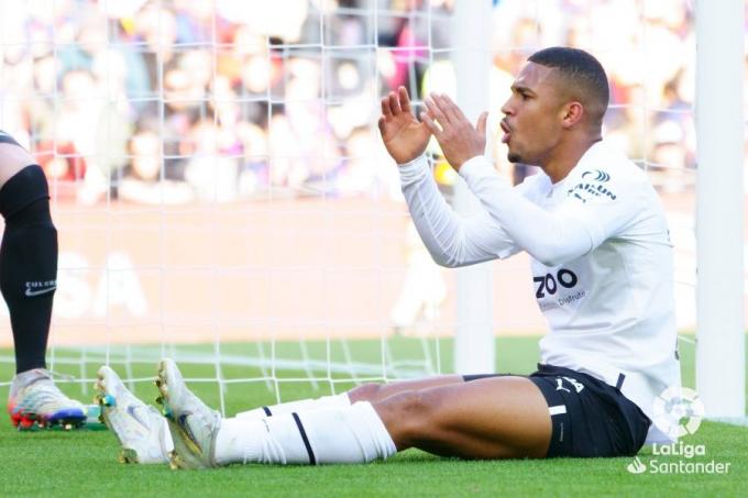 Fichajes Valencia: pedida la cesión de Samuel Lino con un interés Champions