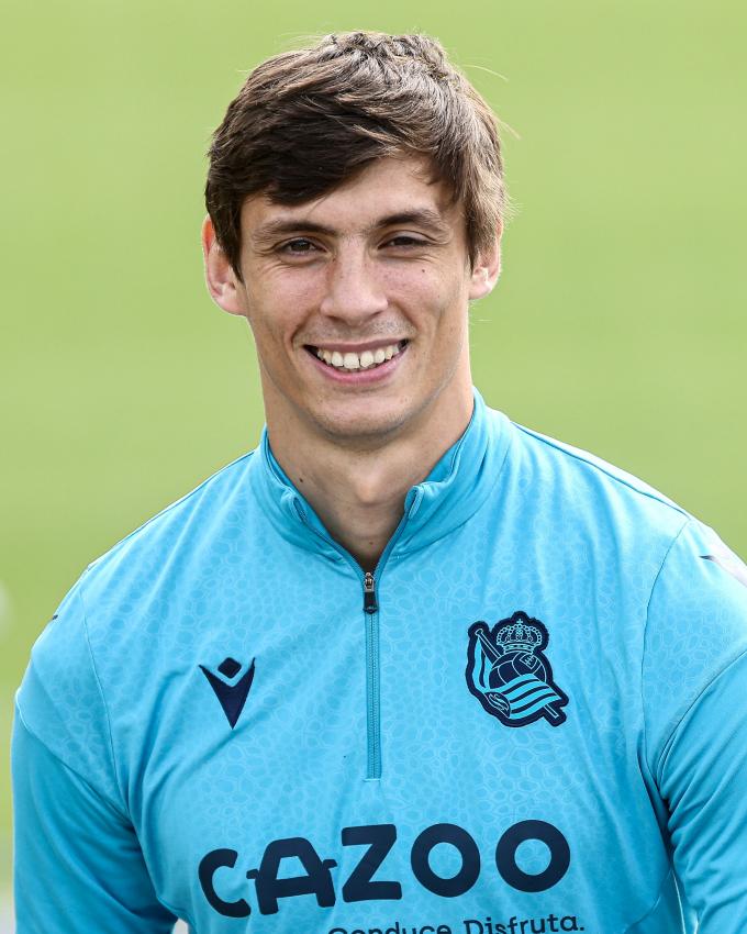 Continúa el proceso para lograr la doble nacionalidad de Robin Le Normand