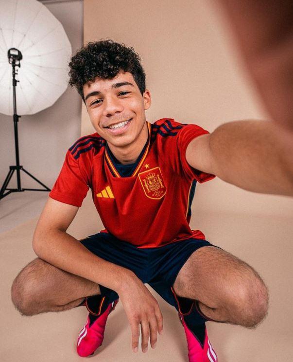 Marcelo se rinde al hijo de Reyes tras su hat-trick con España