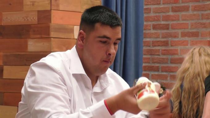 El Patica deja alucinada a su cita en 'First Dates' con su confesión íntima