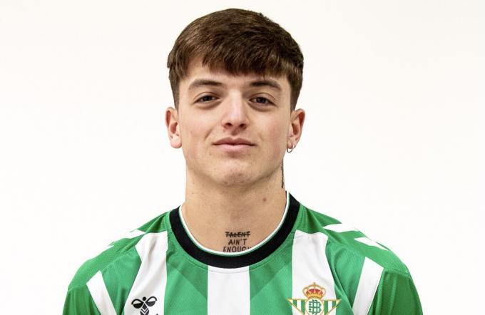 Un canterano del Betis se despide con polémica: "Relájate, Messi"