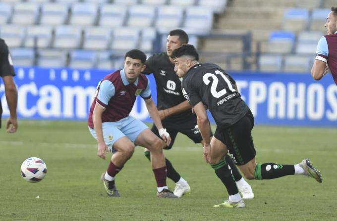 Marc Roca cambia su dorsal en el Betis y cogerá el 16