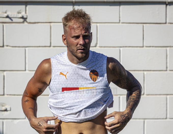 Fichajes Valencia: Racic y Castillejo podrían salir y jugar en LaLiga