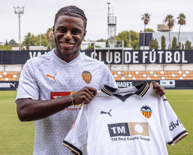 Declan Frith debuta con el Valencia CF dos meses después, una joya