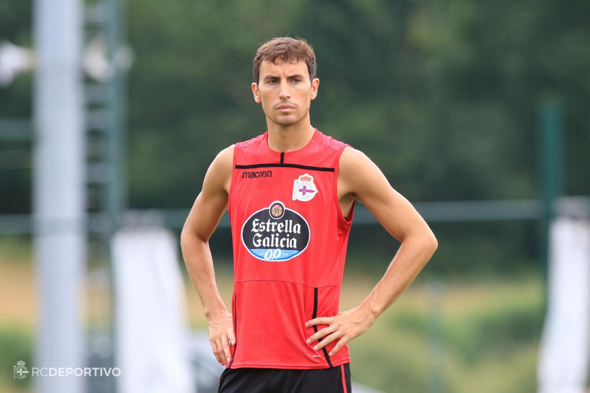 Fichajes Deportivo: El Alcorcón se lleva al coruñés Pedro Mosquera