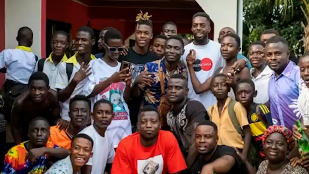 Los hermanos Williams reforman una escuela en Ghana