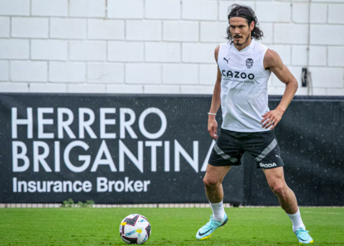 En vídeo, los primeros goles de Edinson Cavani con el Valencia (Comunio)