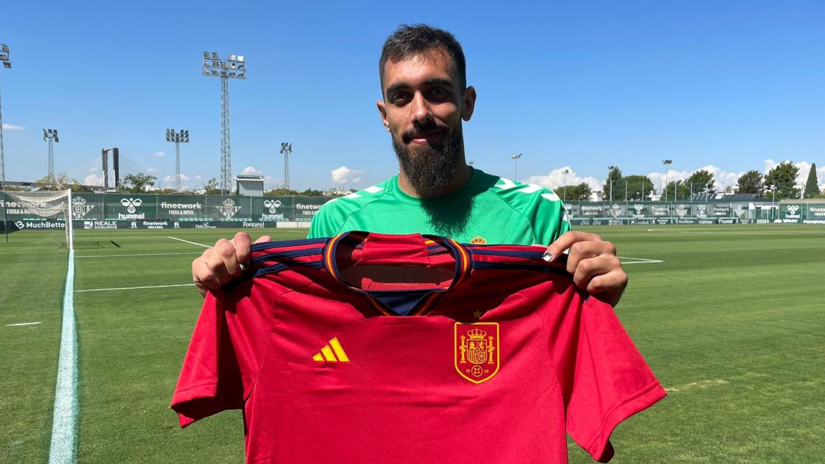 El Real Zaragoza Felicita A Borja Iglesias Por La Citación Con España