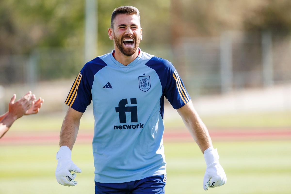 La réplica del bello gesto de Unai Simón con el Alzira en Copa...