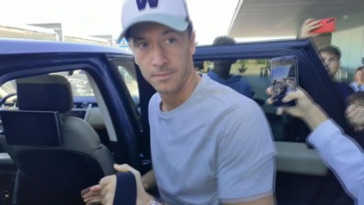 Mirada fulminante y portazo: Lewandowski se cabrea con un hincha tras ...