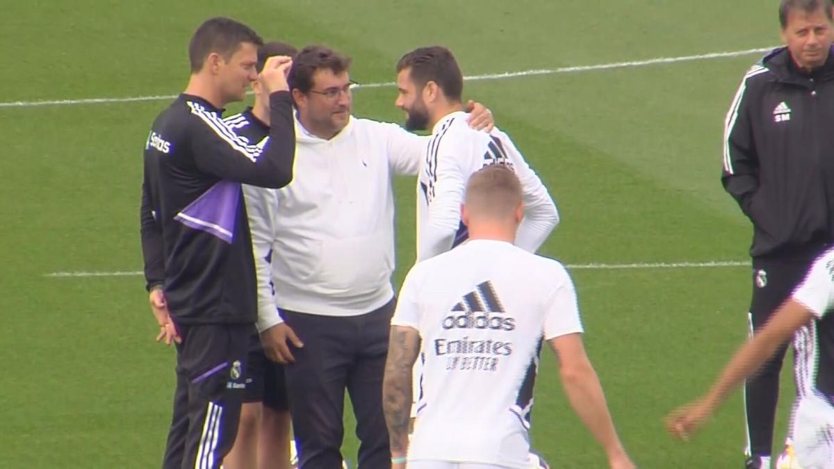 Nacho se golpea en la cara con el juvenil Álvaro durante el entreno