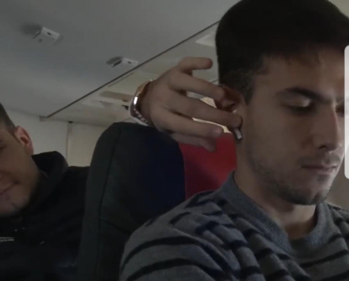 Alexander Sorloth Se Aburre En El Avión Que Lleva A La Real Sociedad A