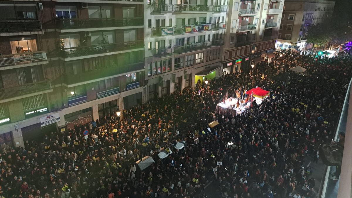 Mestalla le sacará tarjeta roja a Peter Lim: los detalles de la ...