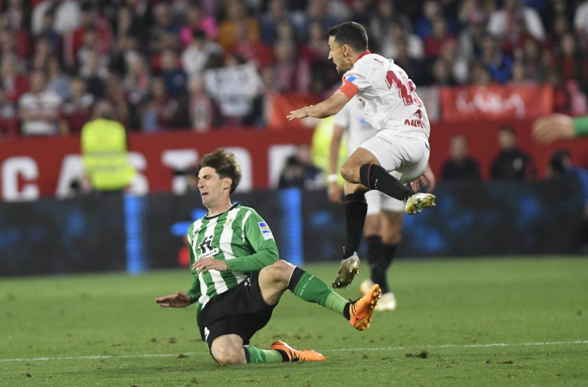 Miranda pide disculpas por su entrada a Navas: "No tuve ninguna mala ...