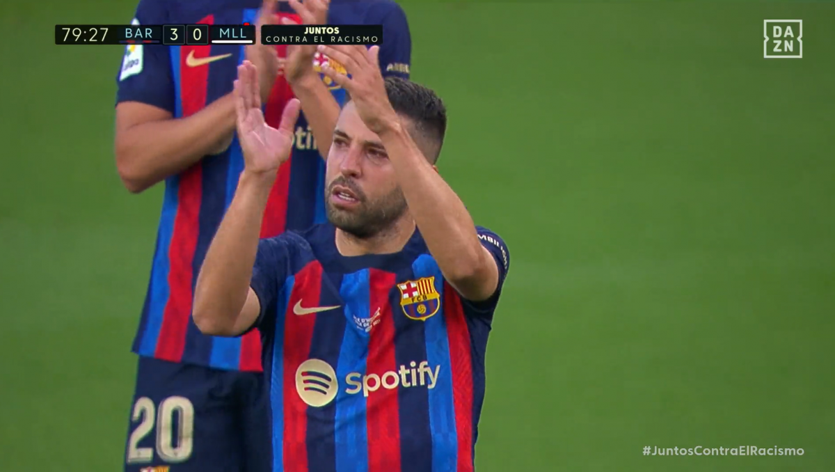Una imagen vale más que mil palabras: Jordi Alba se despide llorando del Camp Nou