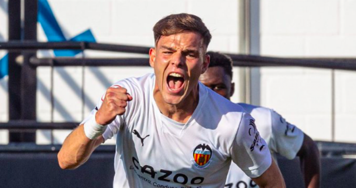 Fichajes Valencia CF: Iván Muñoz renueva con el filial