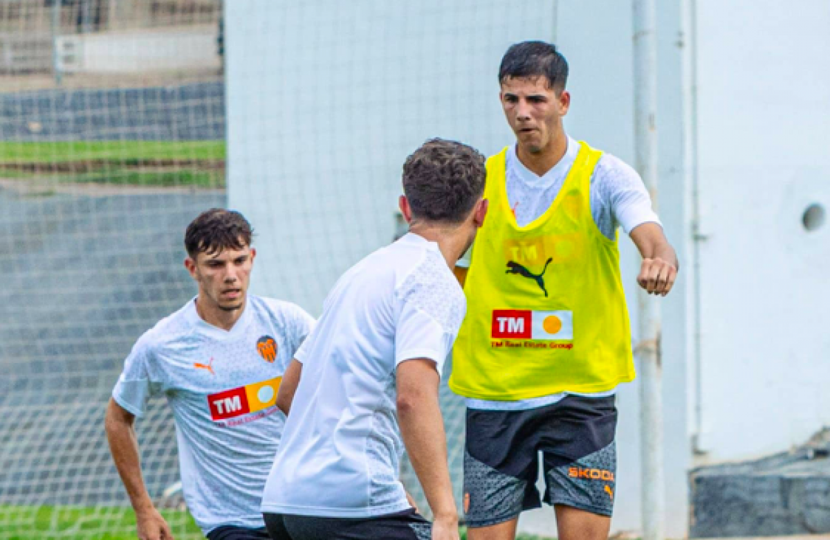 Fichajes Valencia CF: el Milan se reúne por Facu González