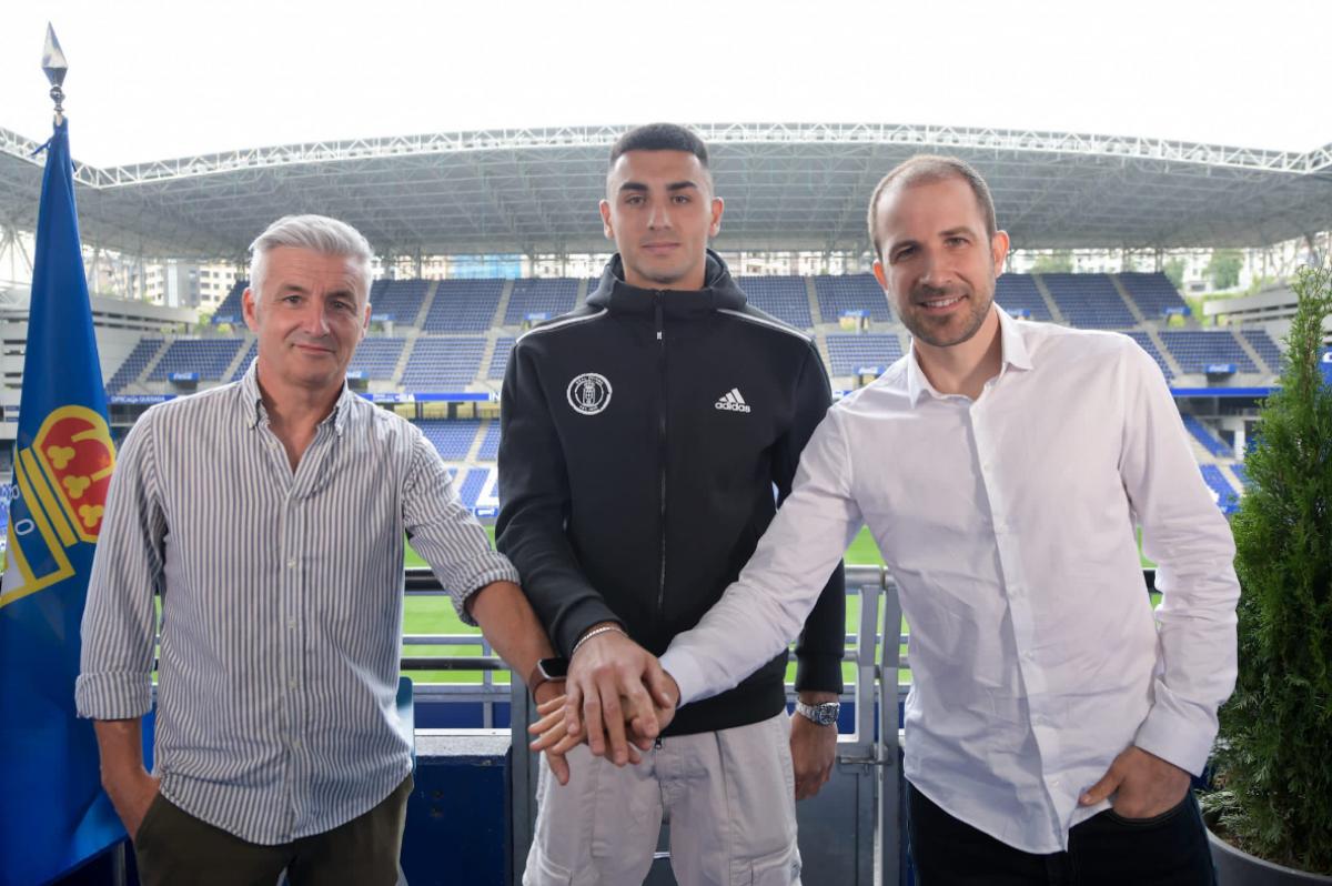 Leo Román se decantó por el Oviedo por "el proyecto y la historia"