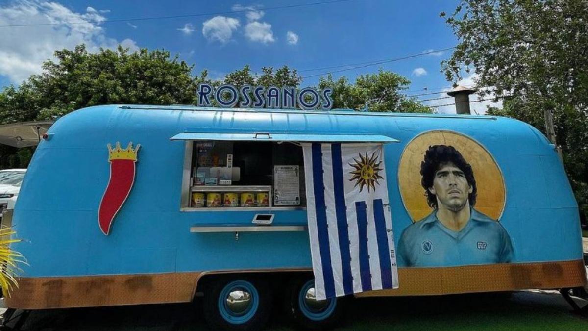 Leo Messi y Maradona son los protagonistas de un food truck