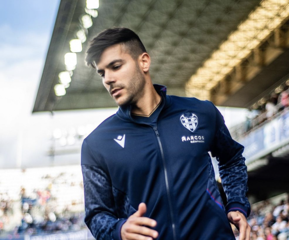 Rober Pier se despide del Levante y ya está en Gijón para fichar por el ...