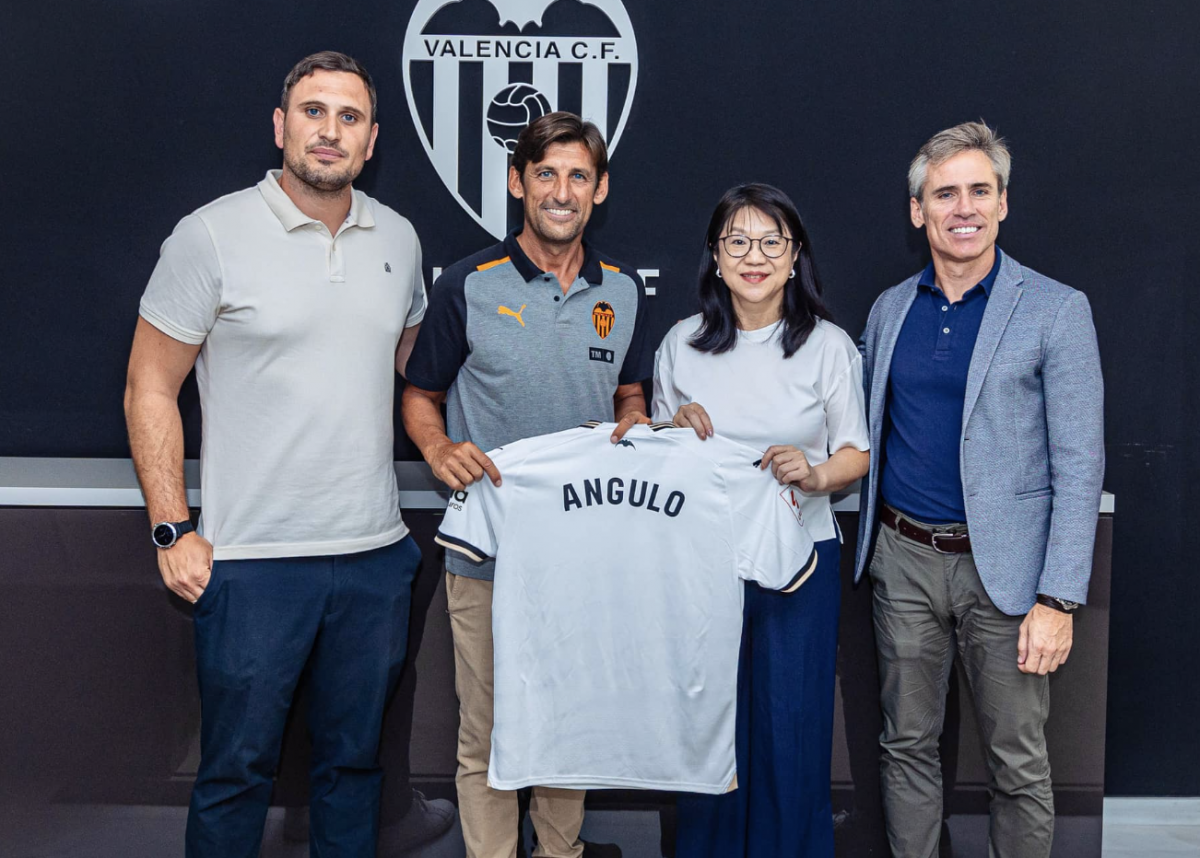 Miguel Ángel Angulo renueva con el Valencia CF, es el entrenador del futuro
