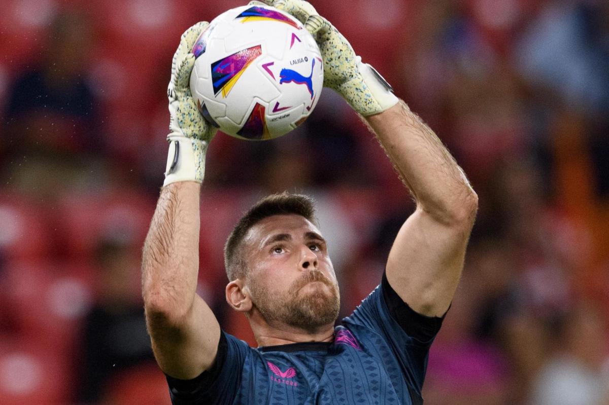 El portero Unai Simón es duda para el Athletic - Betis de La Liga