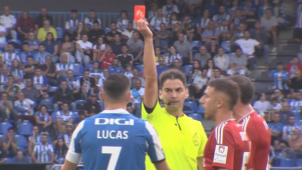 La reacción de las gradas de Riazor a la expulsión de Lucas Pérez