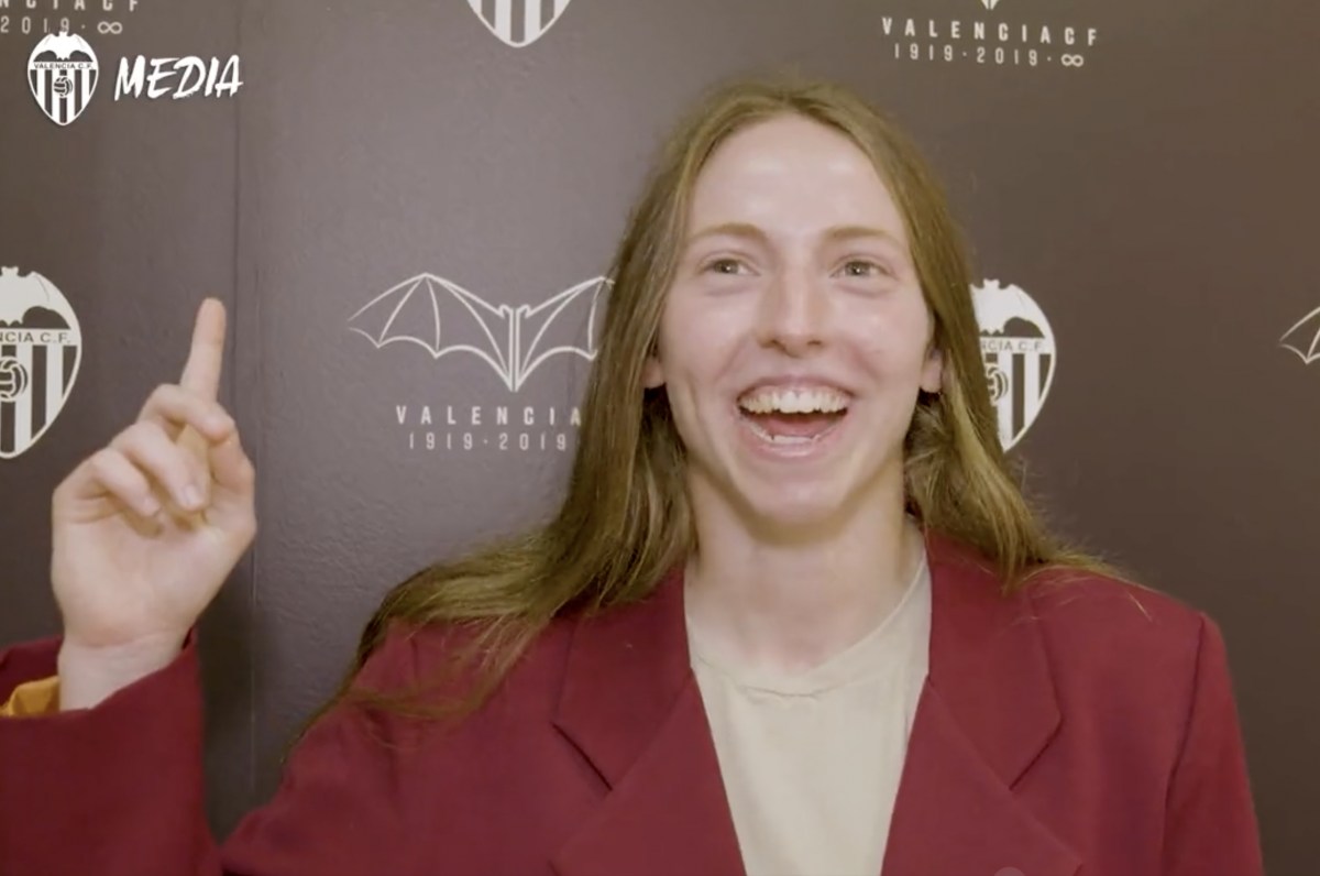 Enith Salón reacciona como una aficionada con la victoria del Valencia ante el Atlético