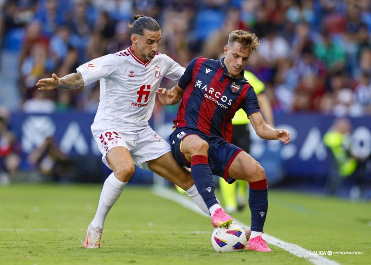 El Levante UD ya conoce el horario de su visita al CD Eldense