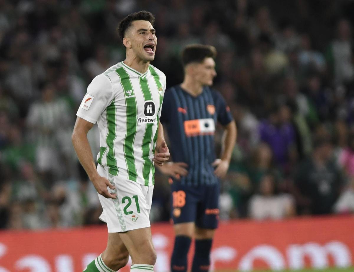 El rendimiento de Marc Roca le coloca en la prelista de De la Fuente