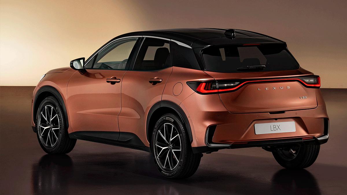 Igual de pijo que el Lexus LBX, pero con un diseño más bonito y en oferta