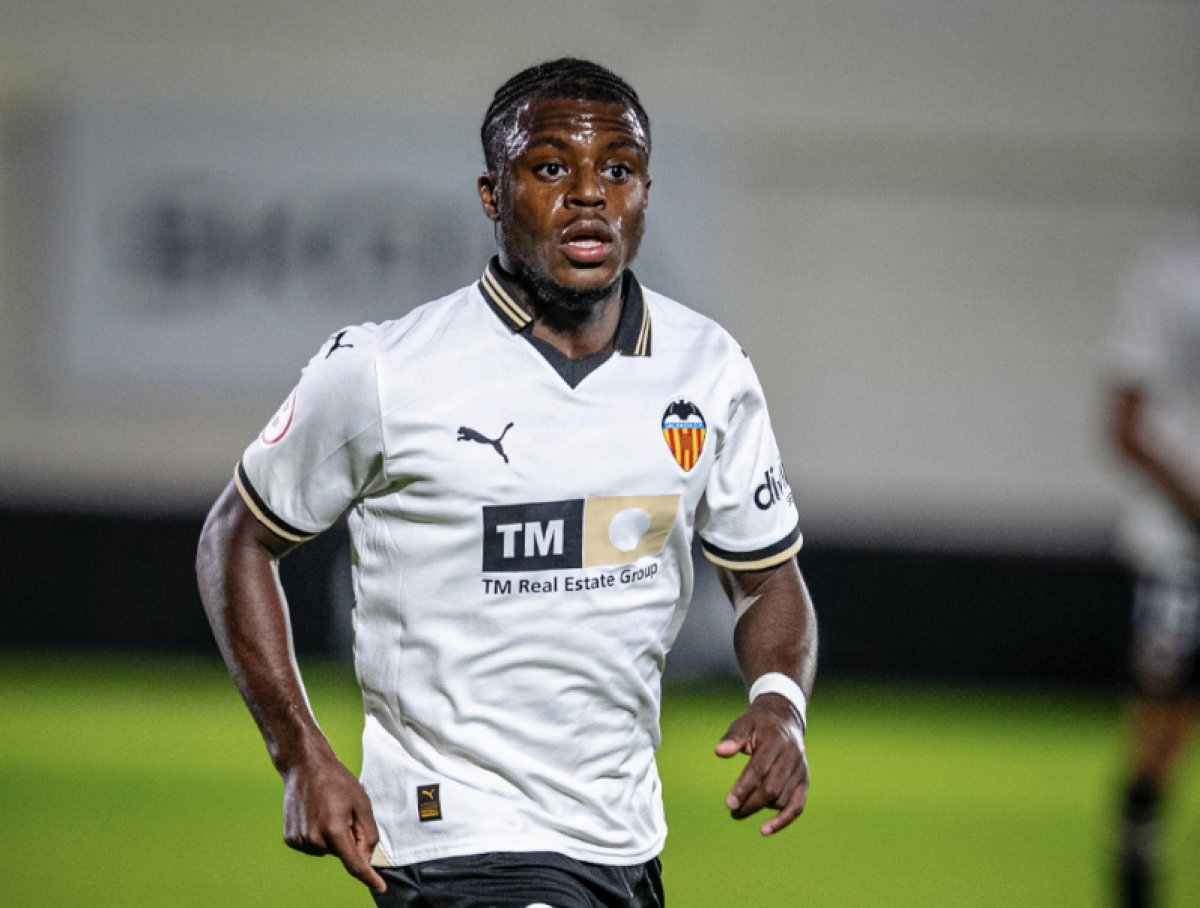 Declan Frith debuta con el Valencia CF dos meses después, una joya