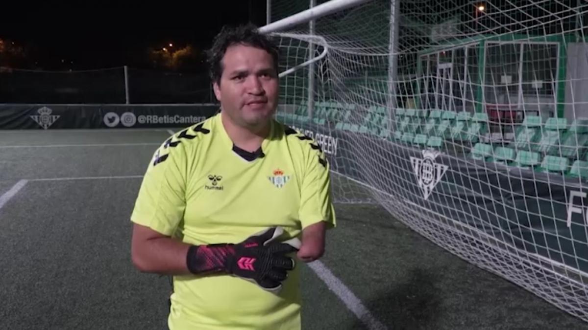 Julio Silva, de sufrir bullying a ser portero del Betis para amputados