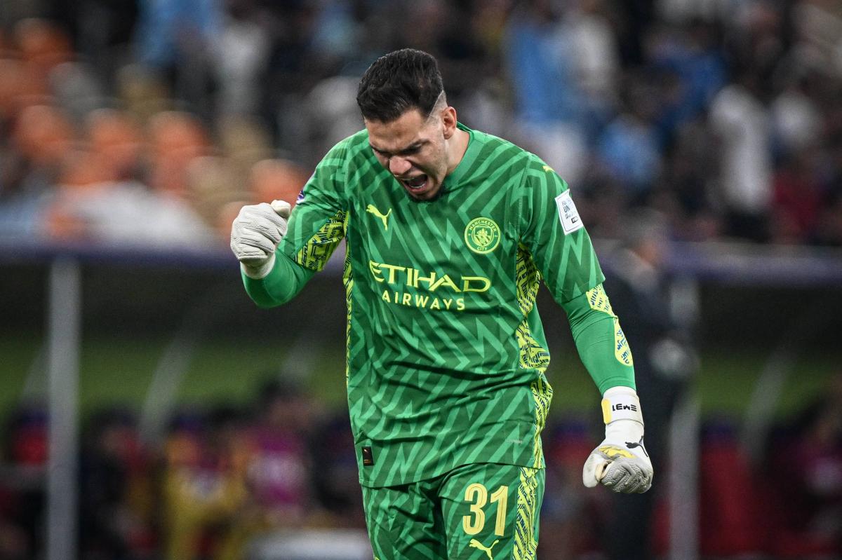 Ederson se impone a Courtois y Bono como mejor portero del año en el ...