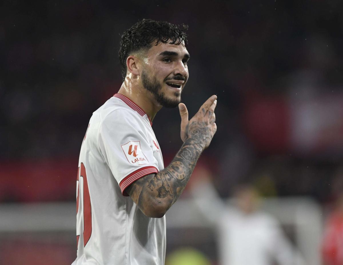 El Sevilla FC negocia la renovación de Isaac Romero hasta 2029