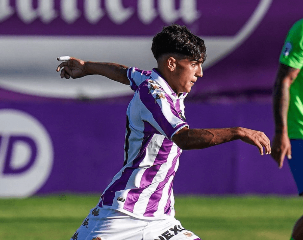 El Valencia CF sigue a Víctor Fernández, hijo del mítico delantero español