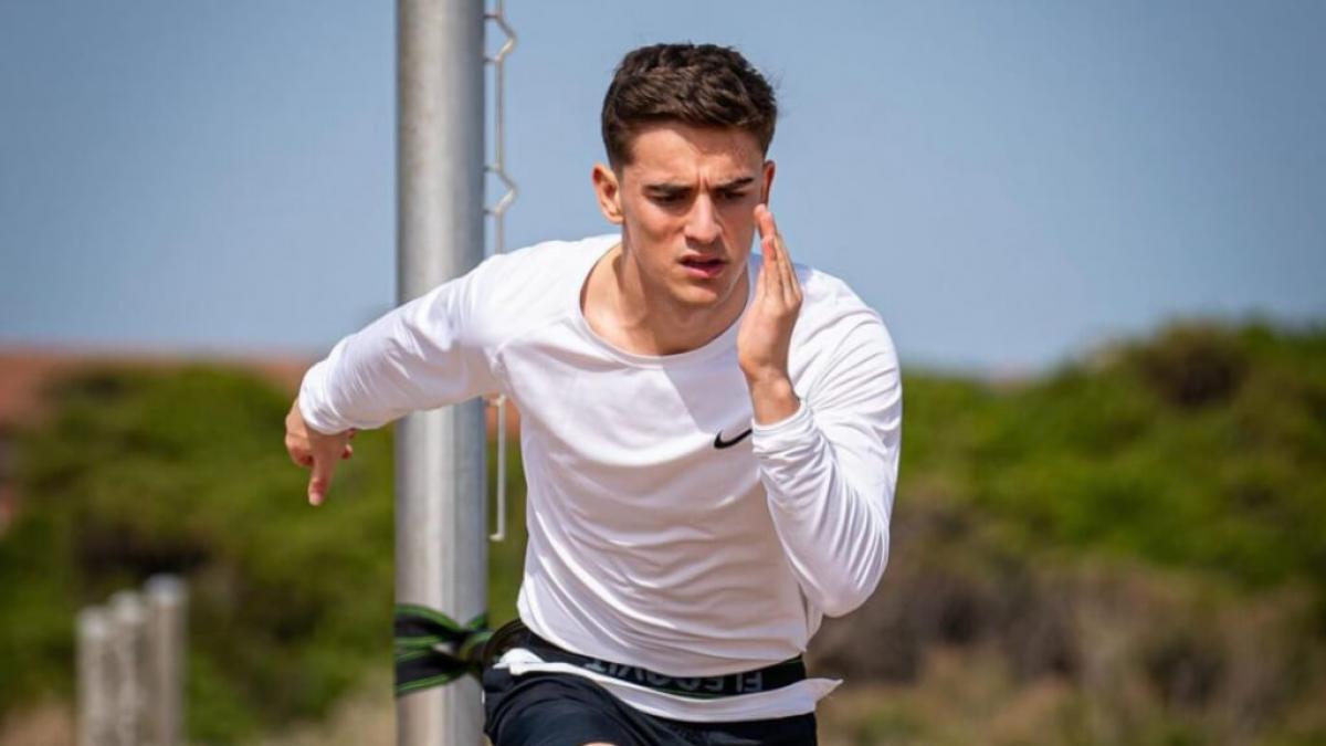 Gavi continúa su recuperación en la playa