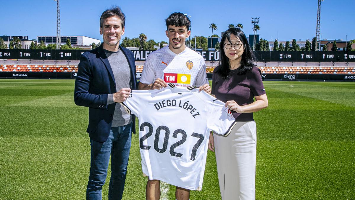 Oficial: Diego López renueva con el Valencia CF hasta 2027
