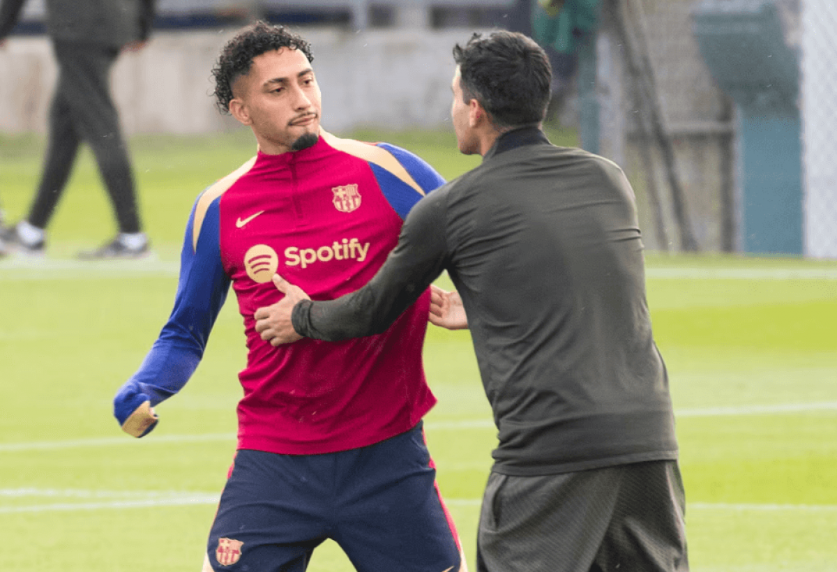 El enfrentamiento de Raphinha con el hermano de Xavi Hernández El enfrentamiento de Raphinha con el hermano de Xavi Hernández
