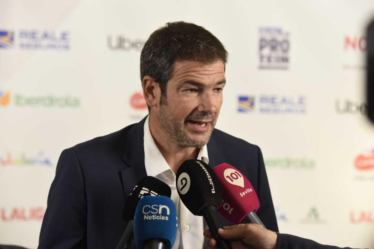 Ramón Alarcón dice que el Betis apuesta por el dinero en el campo