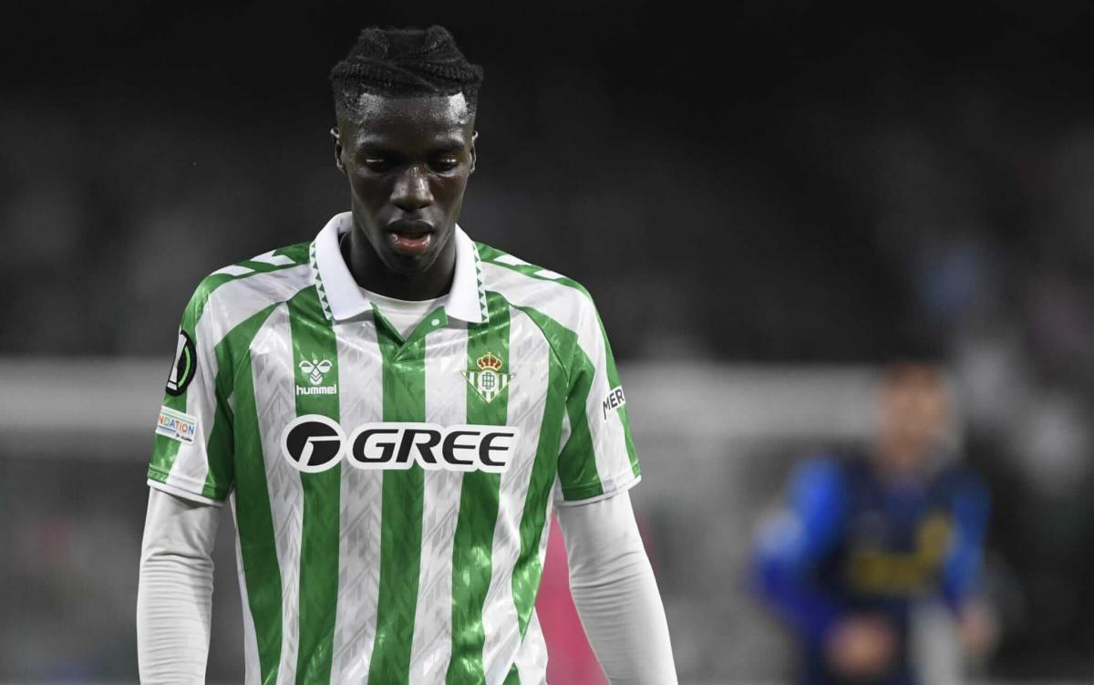 Cesc Fábregas llama a Assane Diao para el Como 1907 de Italia