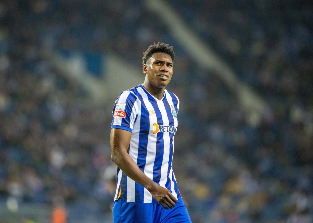 Samu Omorodion, interés del Aston Villa en su fichaje