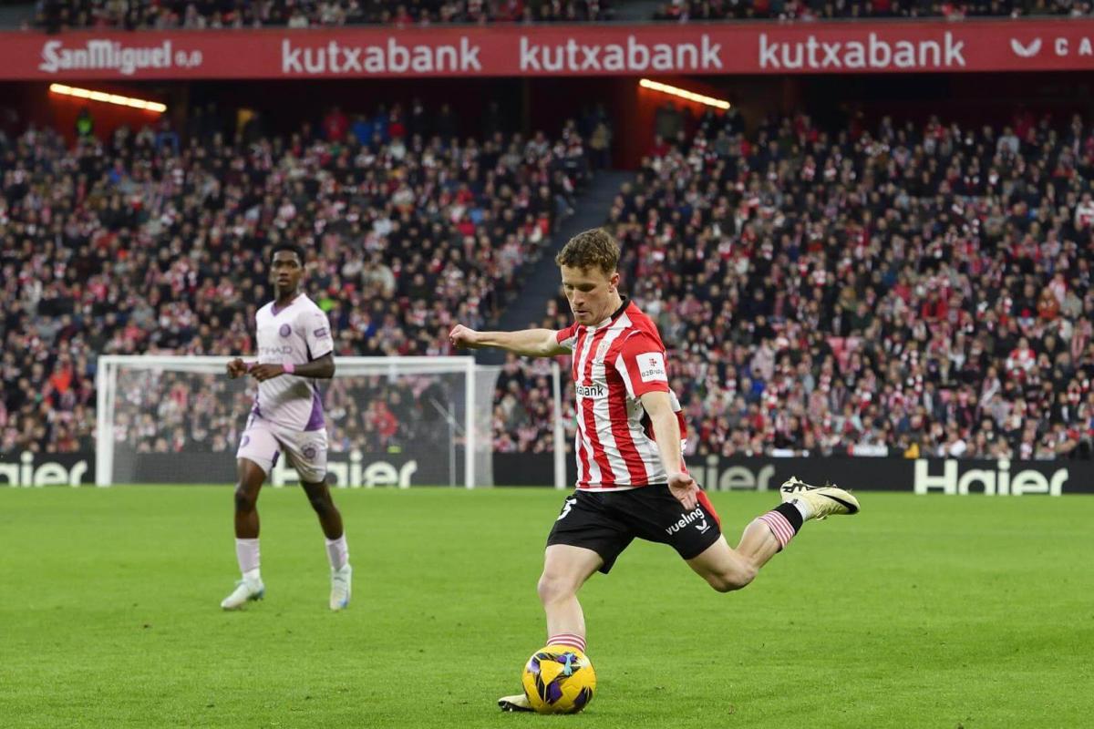 El Danok Bat da las gracias al Athletic por el debut de Endika Buján