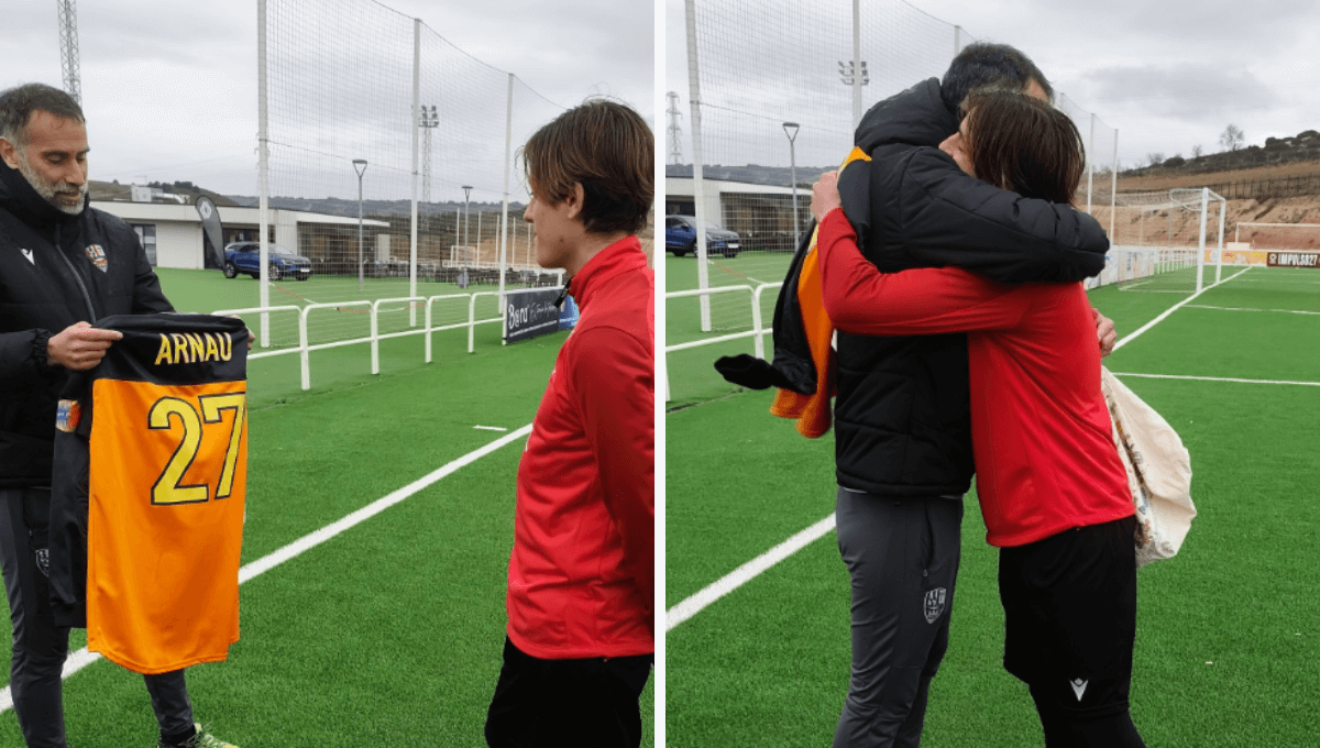 Pol Arnau, hijo de Francesc Arnau, recibe una camiseta de su padre de ...