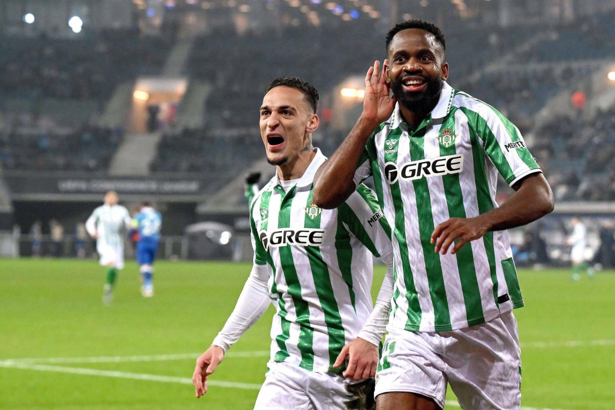 Cedric Bakambu ofrece su mejor versión en el Real Betis
