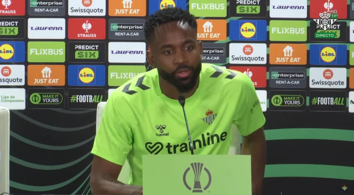 Cédric Bakambu quiere ganar con el Betis la Conference League
