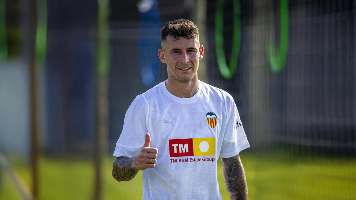 El Valencia inscribe a Dani Raba y se pone al día en LALIGA