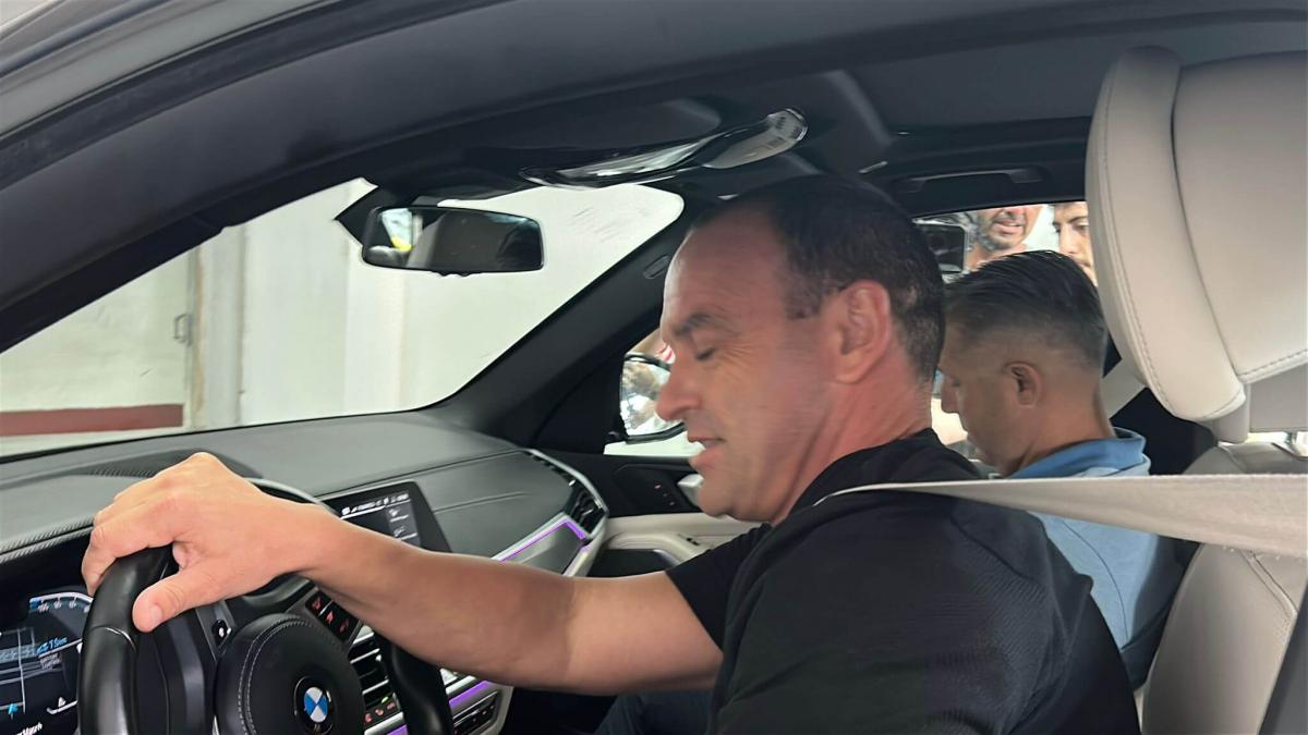 Ron Gourlay, nuevo CEO de fútbol del Valencia CF, le ofrece al agente ...