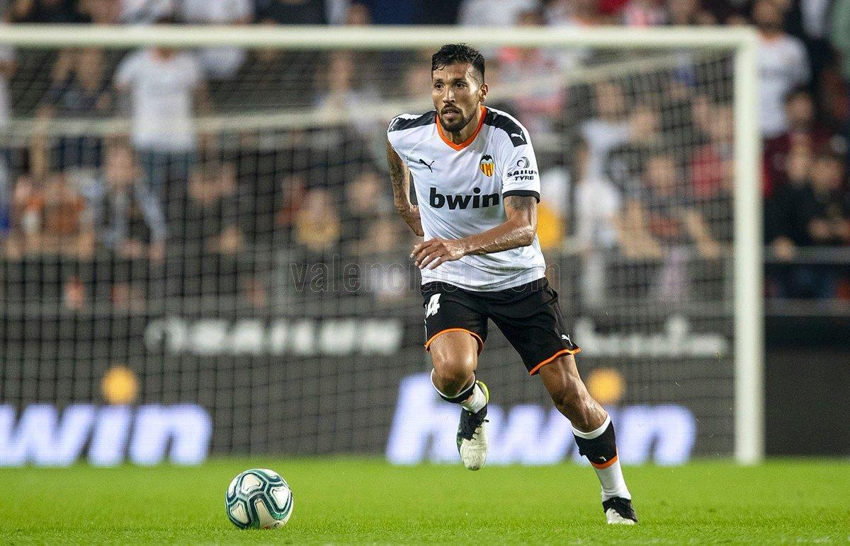 Renovación de Ezequiel Garay y Futuro en el Valencia CF, Debate